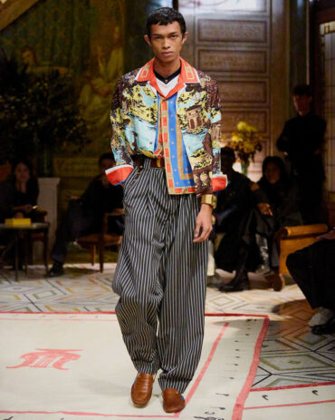 Versace Spring/Summer 26: Classicism Meets Bold • The Luxury Bulletin